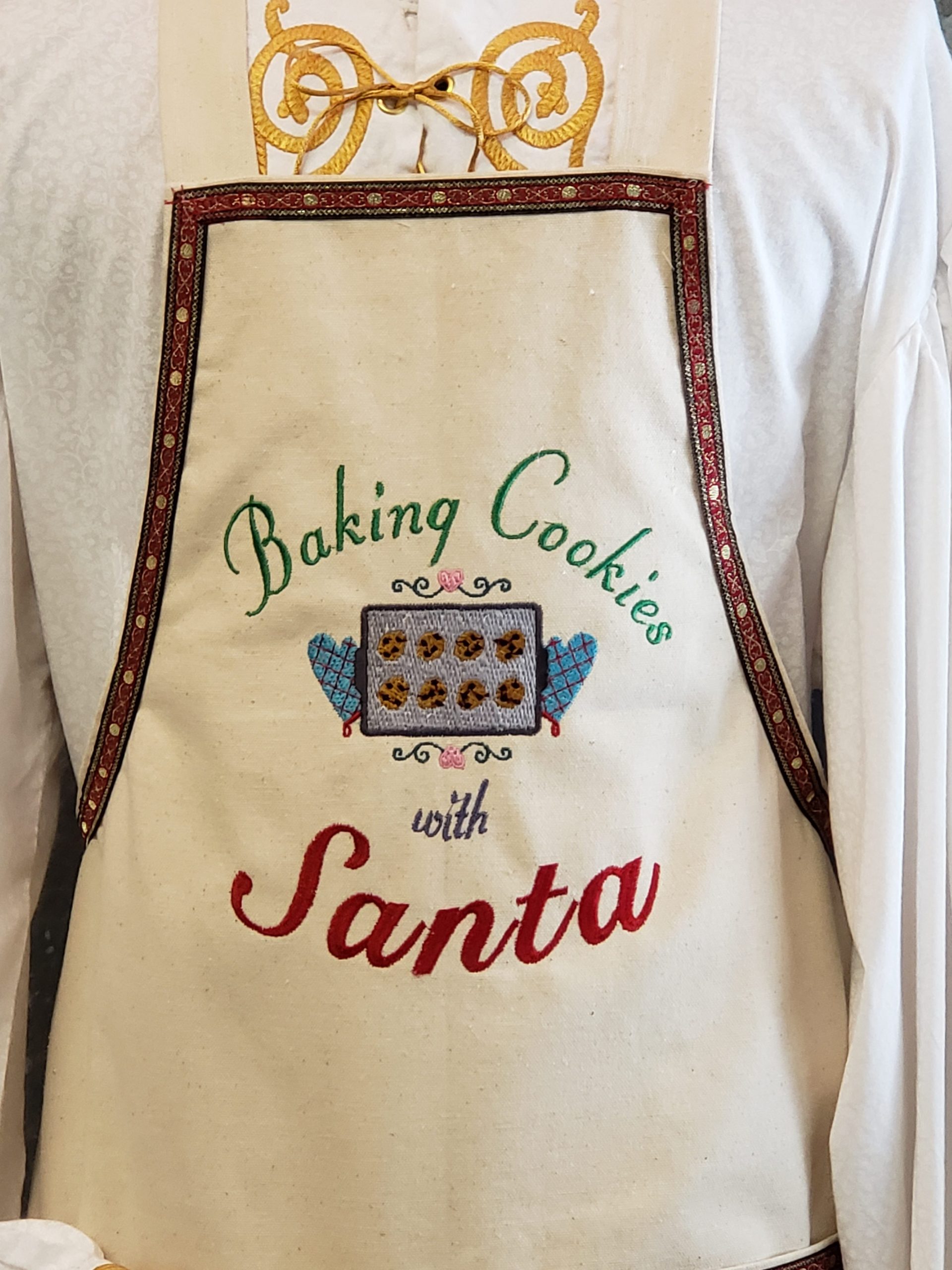 Aprons - Santa - Santa Wade - Aprons for Santa are machine embroidered